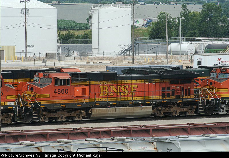 BNSF 4860